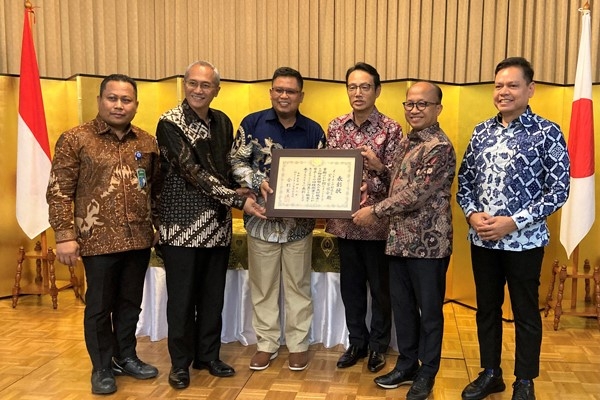 Upacara Penyerahan Penghargaan Kepala Perwakilan di Luar Negeri kepada ...