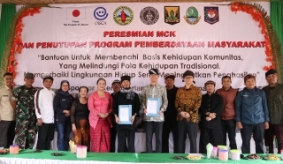 Penyelenggaraan Upacara Perampungan Pembangunan Fasilitas MCK dari ...
