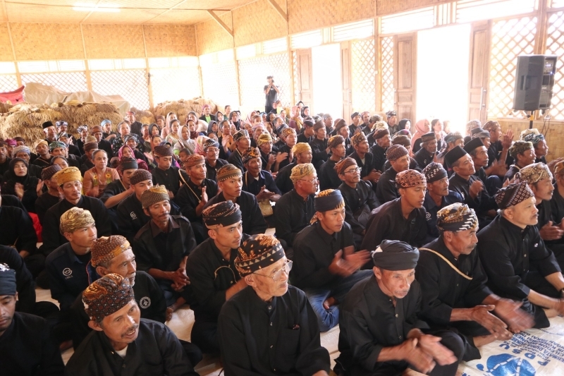 Penyelenggaraan Upacara Perampungan Pembangunan Fasilitas MCK dari ...